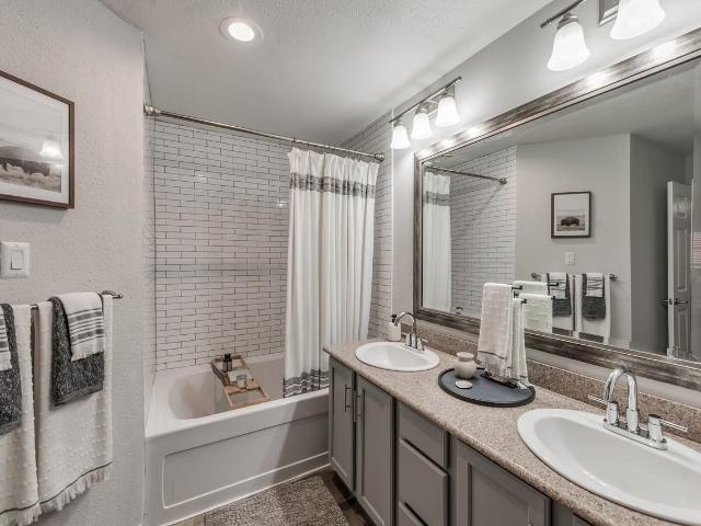Alister Galleria 2 Bedroom Apartment for Rent at 2100 Bering Dr, Houston, TX 77057 Great Uptown