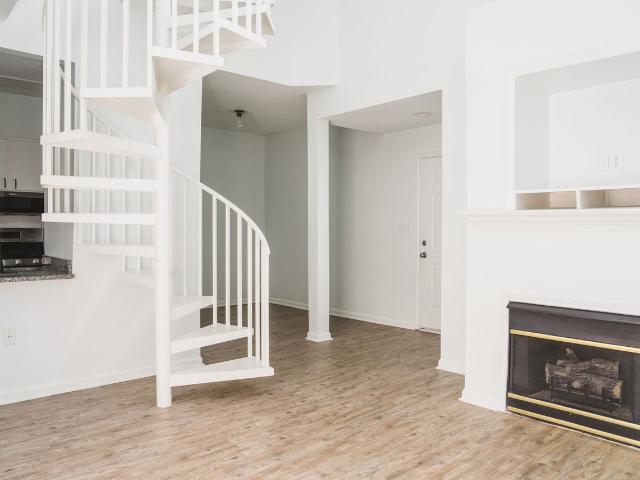 Alister Lake Lynn 1 Bedroom Apartment for Rent at 6421 Campus Dr, Raleigh, NC 27613