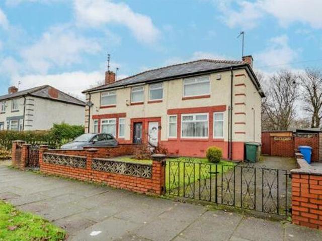 Alkrington, Mainway East, Middleton, 3 Bedroom Semi detached