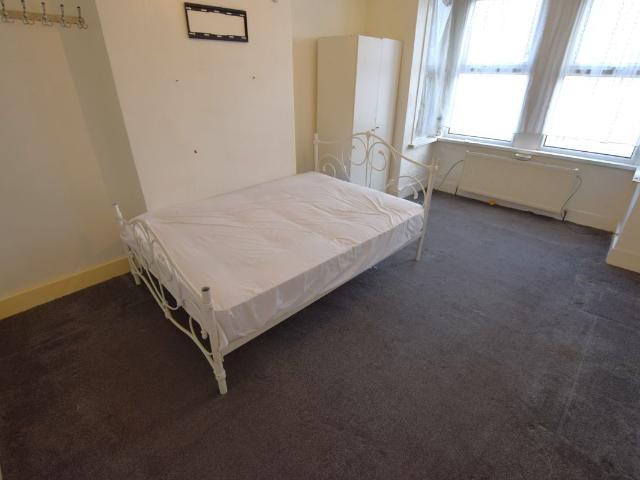All Bills Included, Faircross Avenue, Barking, London IG11, Barking, Room to rent, £700 pcm | PrimeLocation
