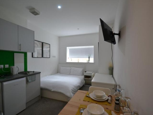 All Bills Inclusive Furnished Studio Available !