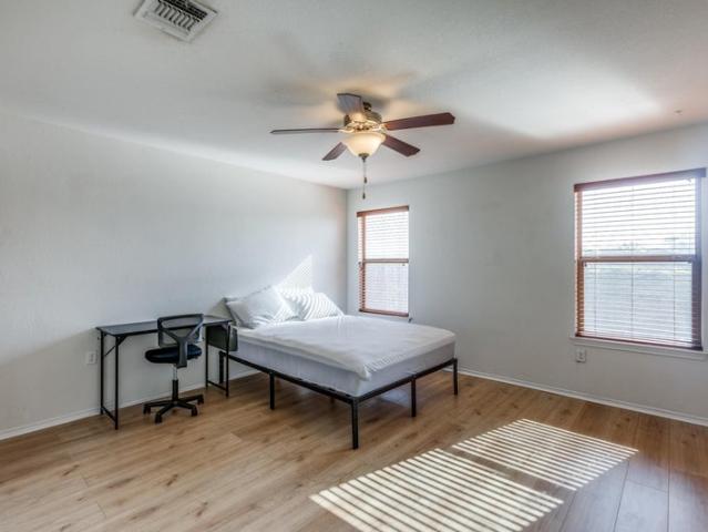 All Bills Paid Room in South Austin 20 Mins to T