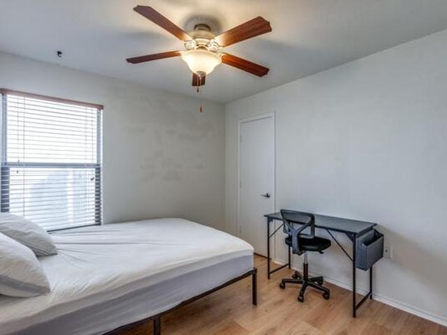 All Bills Paid Room in South Austin 20 Mins to Transit