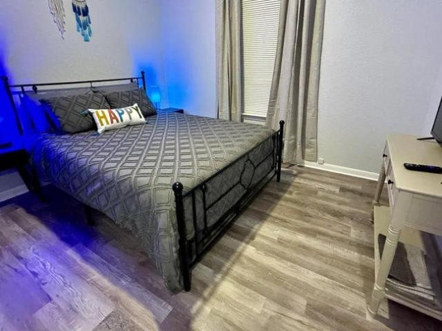 All Inclusive Furnished Room – Private Bath