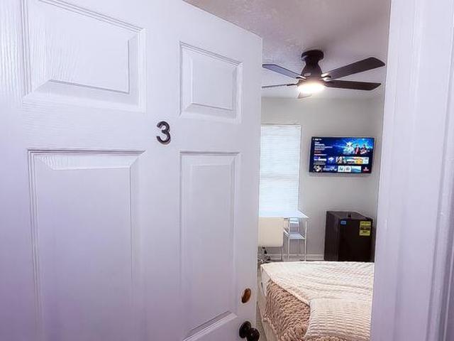 All Inclusive Furnished Rooms – Clean, Quiet, On Site Washer & Dryer, Move In Ready!