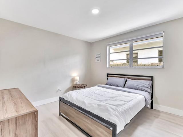 All‑Inclusive Furnished Rooms in Hialeah | Wi‑Fi • Kitchen • Laundry • Parking | Move in Ready| Top‑Rated Host
