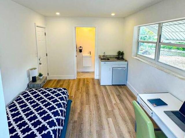 All Inclusive Renovated Studio with private kitchen in Lake Park – Live Smart & Save Big