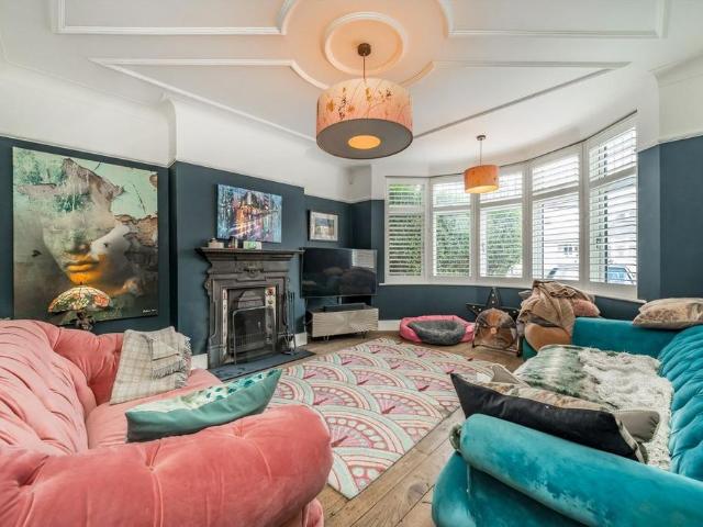 All Souls Avenue, London NW10 4 bed end of terrace house to rent £5,500 pcm £1,269 pw