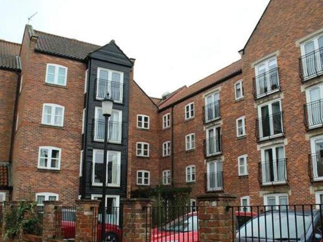 All Saints Court, Market Weighton, 2 Bedroom Flat