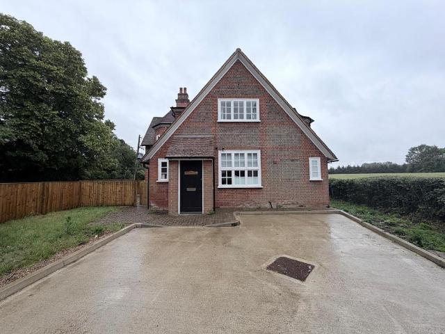 ALL SAINTS PASTORAL CENTRE, SHENLEY. 3 bed detached house to rent £4,500 pcm £1,038 pw