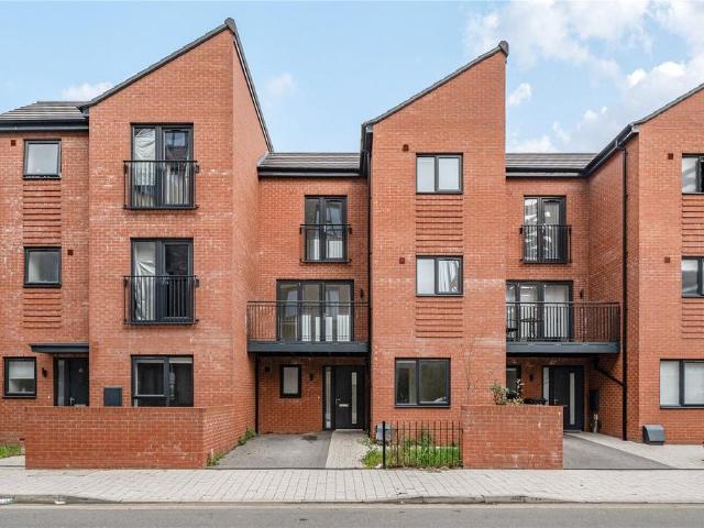 All Saints Road, Leicester. 3 bed townhouse to rent £1,550 pcm £358 pw