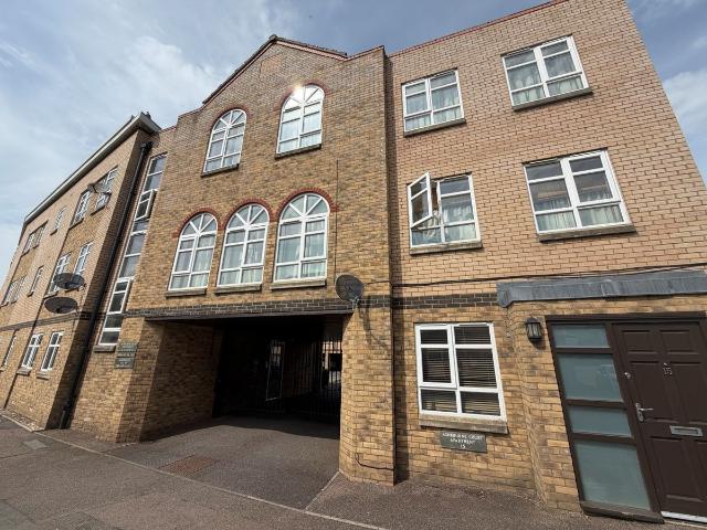 All Saints Road, Newmarket CB8, 2 bed flat to rent, £1,250 pcm | PrimeLocation