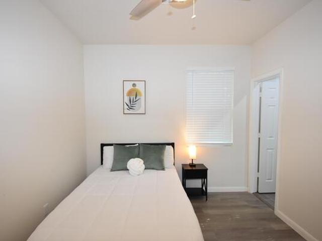 All Private Bath Rooms in South Houston