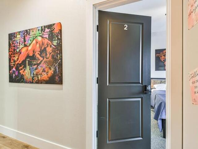 All Private Bath UBER BLACK of Padsplit Gated & Secure Parking Individual HVAC each Room High Speed WiFi Custom Build and Design for Share Housing Premium Upstairs Unit Smart TV