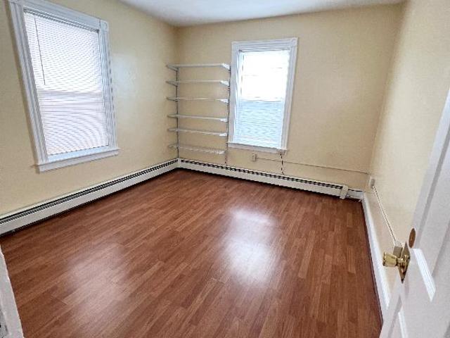ALL Utilities Included_LARGE Private Room Right i