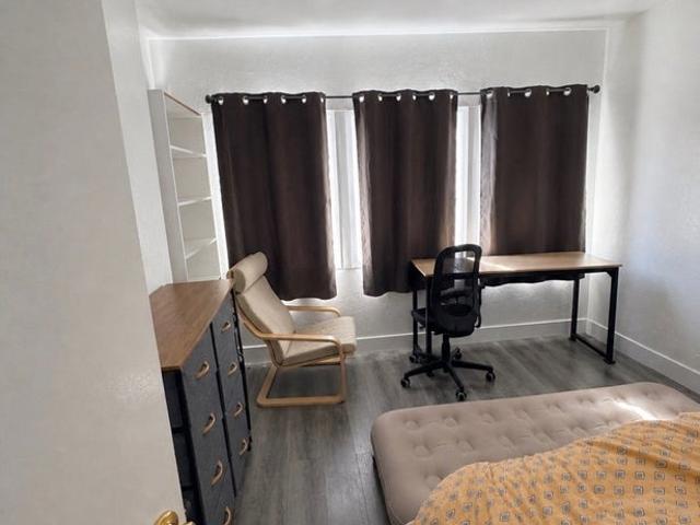 All utilities included private room in a 5b2b for