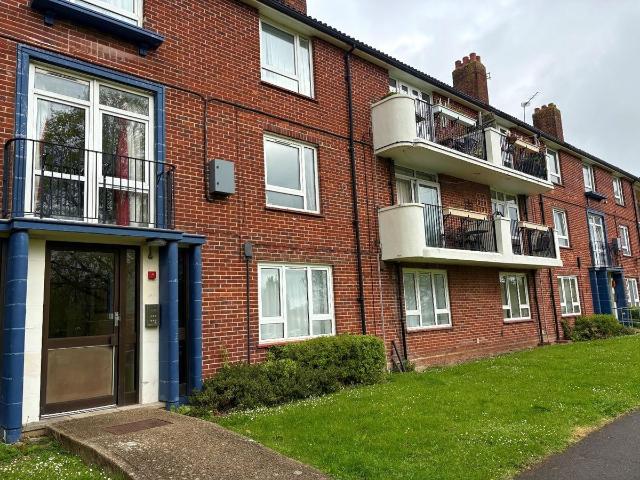 Allaway Avenue, Portsmouth PO6, 2 bed flat to rent, £1,100 pcm | PrimeLocation