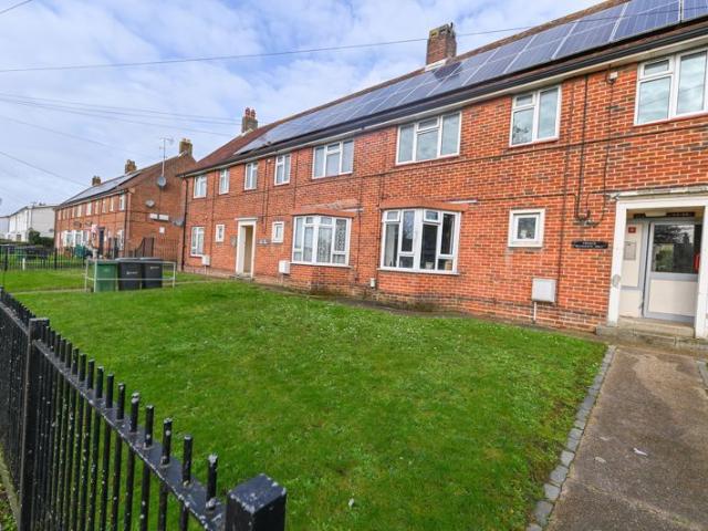 Allaway Avenue, Portsmouth PO6, Studio to rent, £850 pcm | PrimeLocation