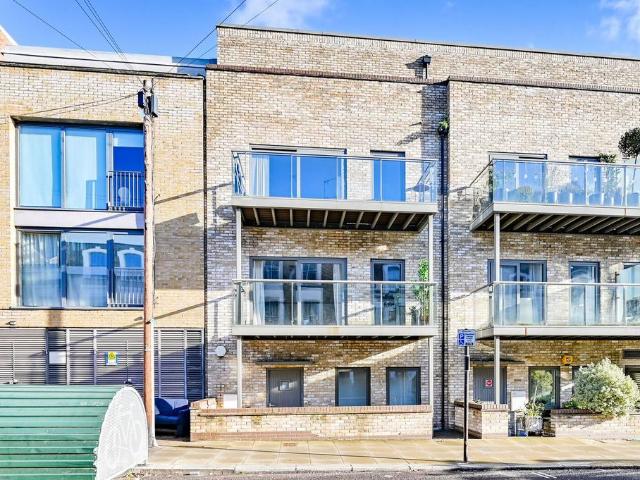 Allcroft Road, Kentish Town, London, NW5 2 bed flat to rent £4,334 pcm £1,000 pw