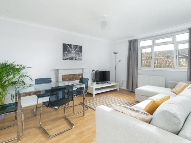 Allen Edward Drive, Lansdowne Way, London SW8, 2 bed flat to rent, £2,000 pcm | PrimeLocation