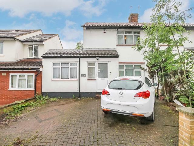 Allenby Road, Southall UB1, 3 bed property to rent, £2,400 pcm | PrimeLocation