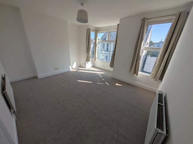 Allendale Road, Plymouth PL4, 5 bed maisonette to rent, £1,700 pcm | PrimeLocation