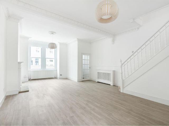 Allestree Road, London, SW6 4 bed house to rent £5,200 pcm £1,200 pw