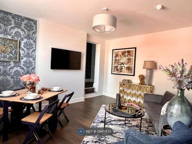 Allerton Road, Liverpool L18, 2 bed flat to rent, £1,350 pcm | PrimeLocation