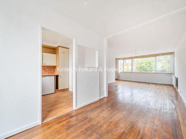 Alleyn Crescent, London, SE21