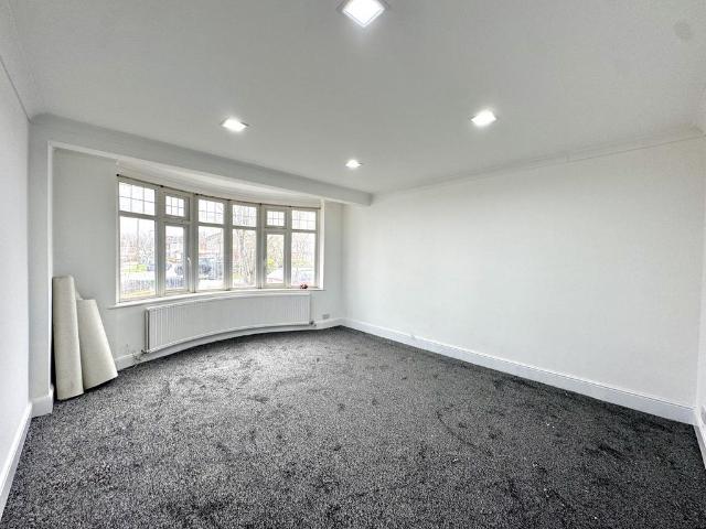 Alleyn Park, Southall, Greater. 4 bed detached house to rent £3,500 pcm £808 pw