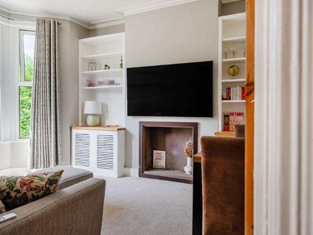 Allfarthing Lane, Earlsfield, London, SW18