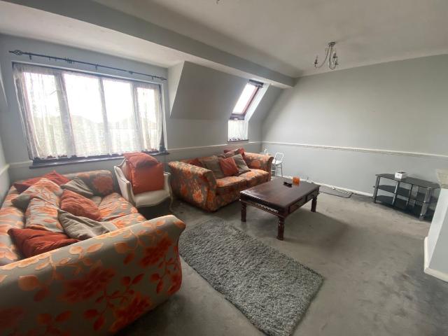 Allington Close, Greenford UB6, 2 bed flat to rent, £1,700 pcm | PrimeLocation