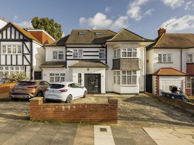 Allington Road, Hendon NW4 7 bed detached house to rent £5,000 pcm £1,154 pw