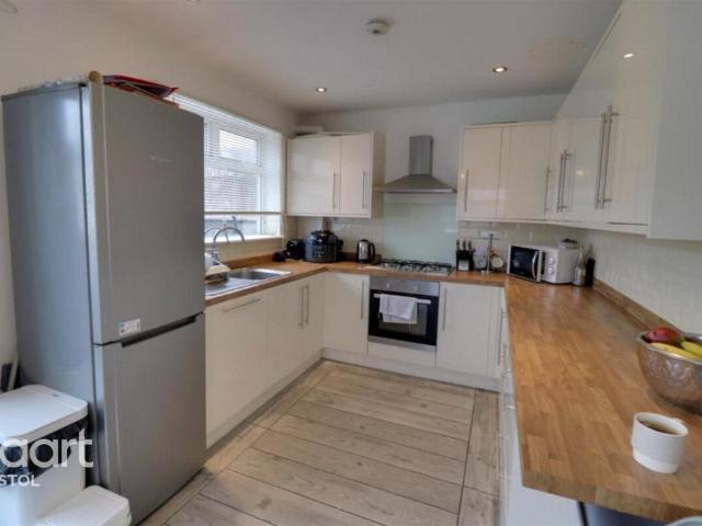 Allison Road, Bristol 4 bed semi detached house to rent £2,400 pcm £554 pw