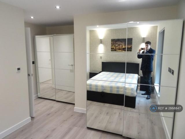 Alpha Court, Harrow, HA1 1 bed flat to rent £1,600 pcm £369 pw