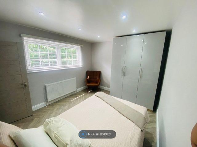 Alpha Grove, London E14, Room to rent, £950 pcm | PrimeLocation