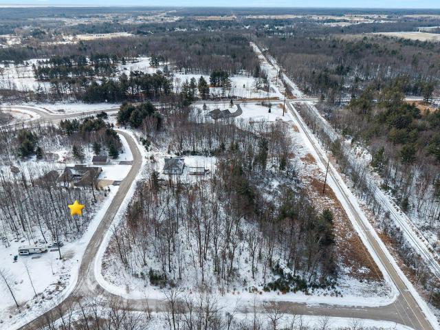 Alpha Ln, Unit 17, Abrams, WI 54101 | MLS #50321 | Compass