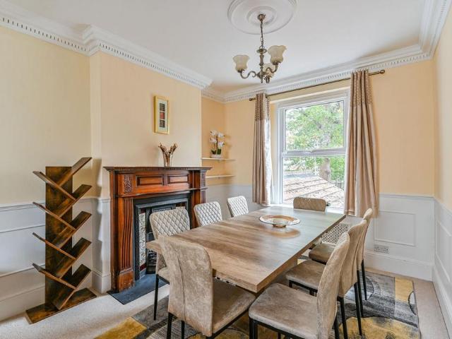 Alpha Road, New Cross, London, SE14 3 bed maisonette to rent £5,200 pcm £1,200 pw