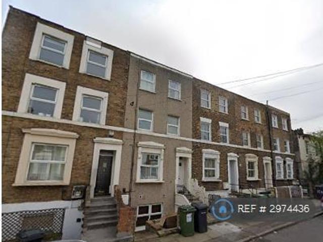 Alpha Road, London, SE14 3 bed flat to rent £2,700 pcm £623 pw