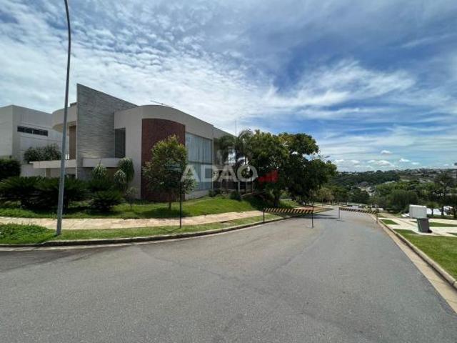 ALPHAVILLE ARAGUAIA Sobrado de 4 suítes c/elevador de apoio Terreno de 549,10m2 e Área edifica
