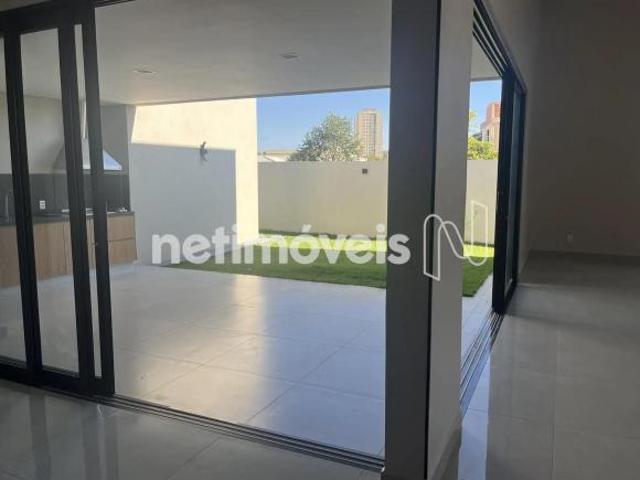 ALPHAVILLE EXCELENTE CASA À VENDA – CONFORTO, SOFISTICAÇÃO E FUNCIONALIDADE