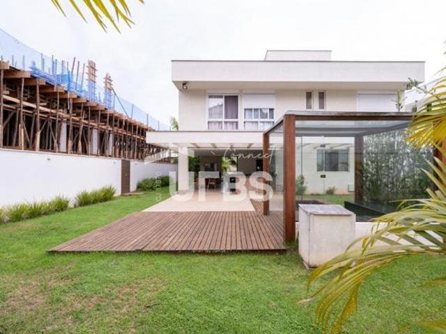 Alphaville Goiás Sobrado 4 quartos, sendo 4 suítes