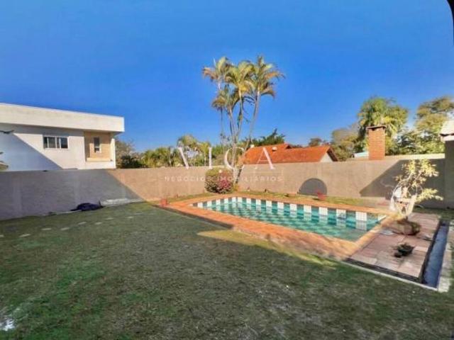 Alphaville 12| Casa 300m² 4 dorm 2 suítes, piscina e 3 vagas |2.100.000