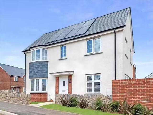 Alphington, Exeter 3 bed detached house £445,000