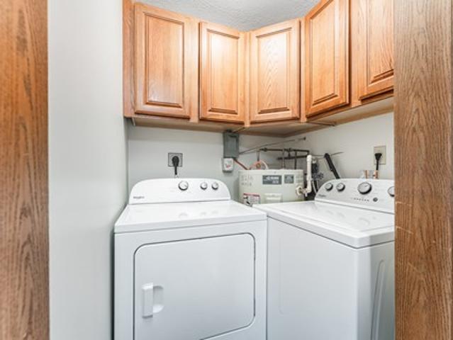 Alpine Apartments 3 Bedrooms, 1 Bathroom