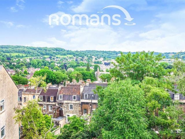 Alpine Gardens, Bath, BA1 4 bed terraced house to rent £2,800 pcm £646 pw