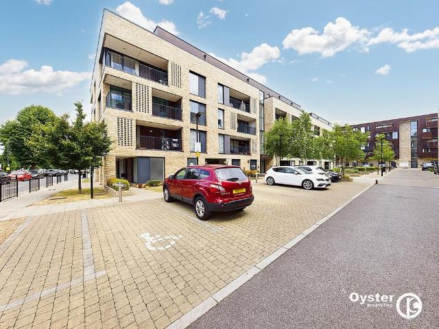 Alpine Road, Palm Court Alpine Road, NW9 2 bed flat to rent £2,100 pcm £485 pw