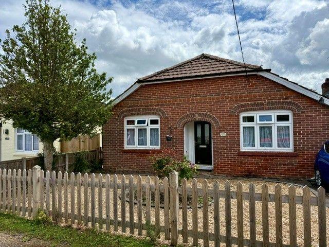 Alpine Road, Southampton SO40, 2 bed bungalow to rent, £1,650 pcm | PrimeLocation