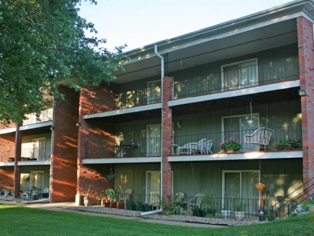 Alpine Village Apartments 2 Bedroom Apartment for Rent at 7100 S 86th St, La Vista, NE 68128
