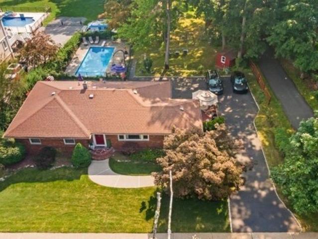Alps Rd, Wayne, Home For Sale